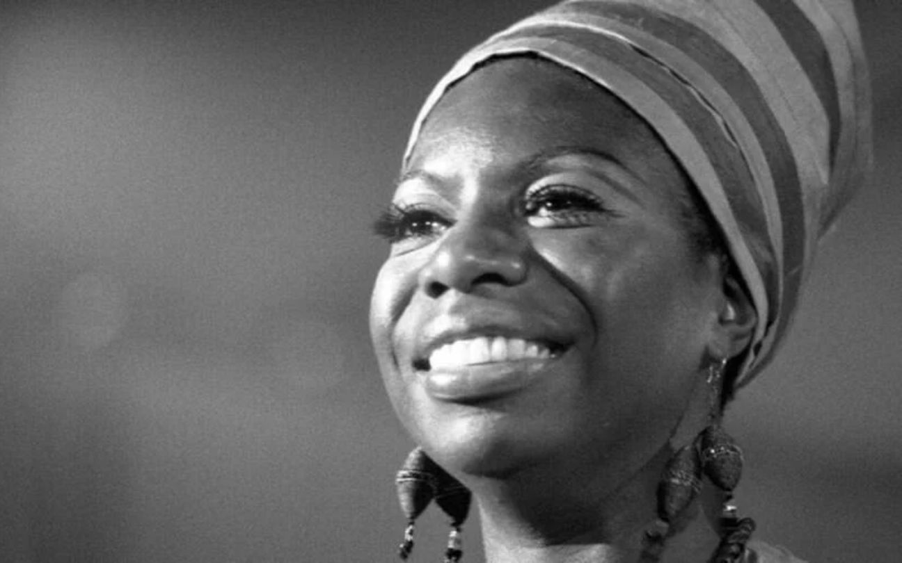 Nina Simone, 90 anos: A poderosa do jazz e da luta contra o racismo ...