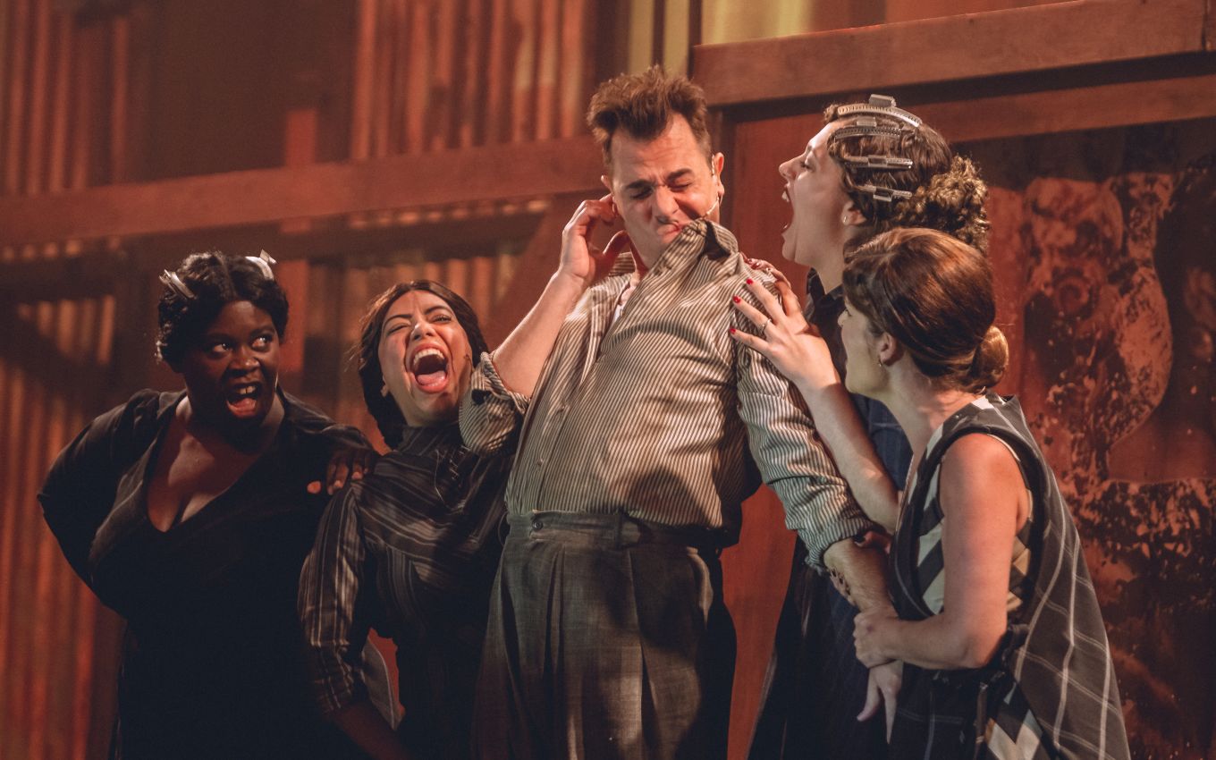 Claudio Lins foge do galã com caipira bobão no palco: 'Chutei o balde ...