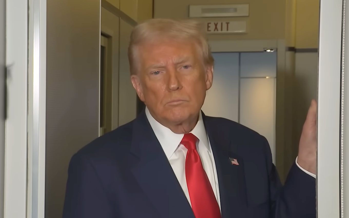Entenda como Trump pode interferir na compra da Warner pela Netflix