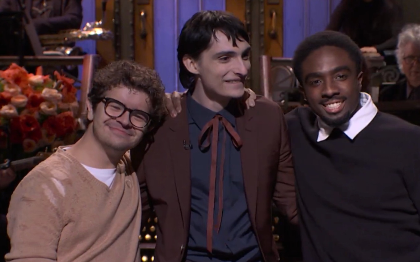 Stranger Things ganha reunião surpresa no palco do Saturday Night Live